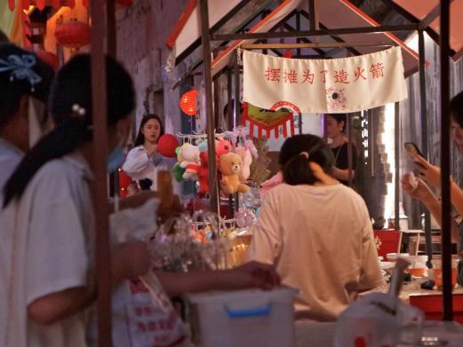 Explore Zhongzhou Old Street - A Preserved Gem of the Three Gorges