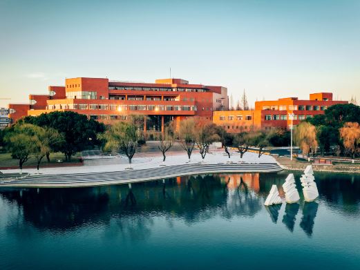 Si Yuan Lake - A Historical Landmark at Shanghai Jiao Tong University