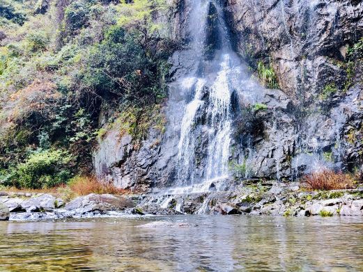 Zhedong Overhanging Grand Waterfall - A Must-Visit in Ninghai, Zhejiang